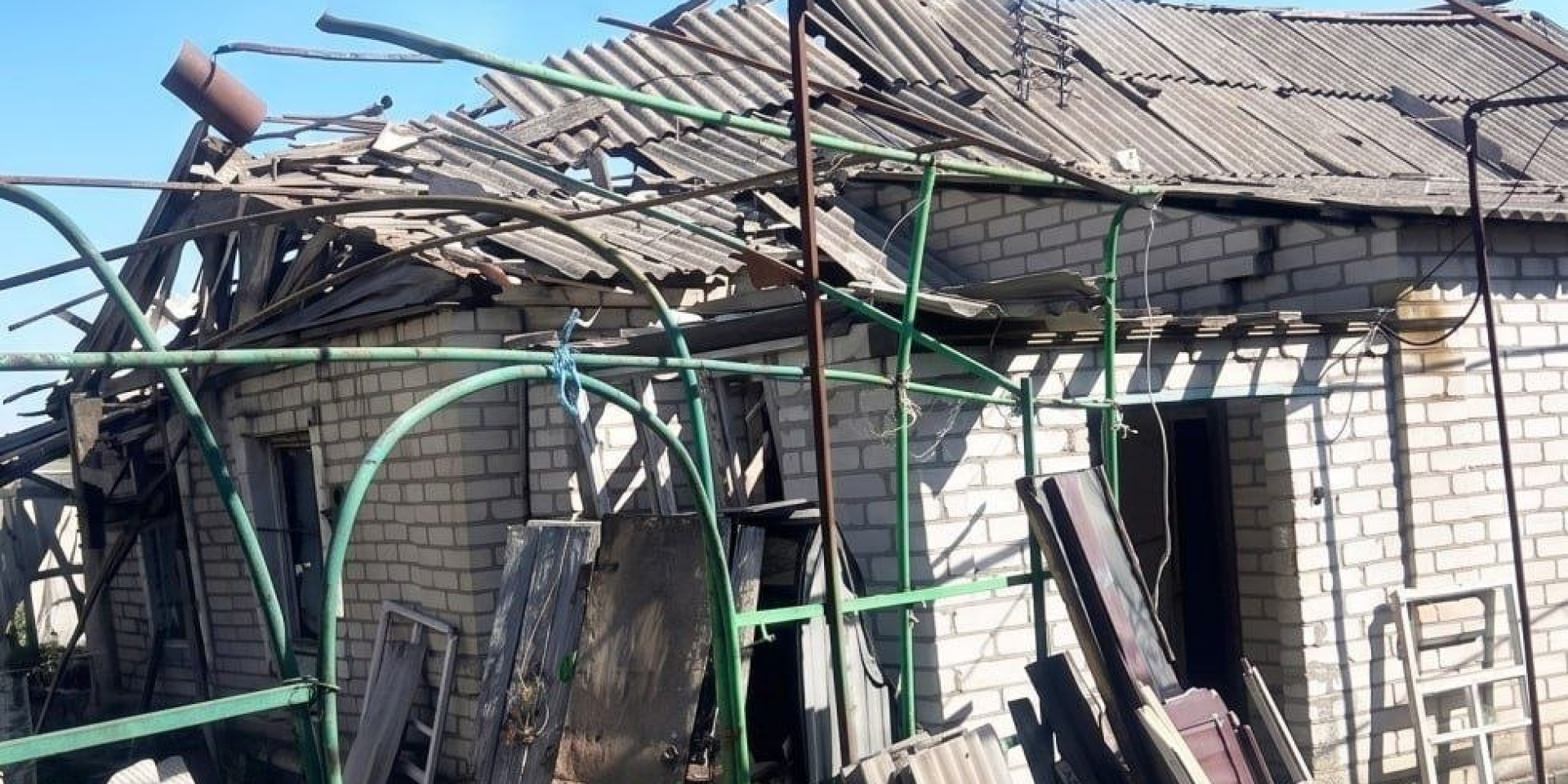 Massive Russian barrage hits Zaporizhzhya