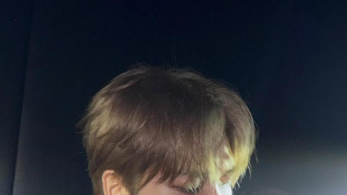 김재중, 강풍 속 대기실 셀카 공개…무대 준비 한창