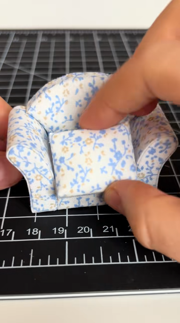 Mini blue floral sofa dollhouse furniture