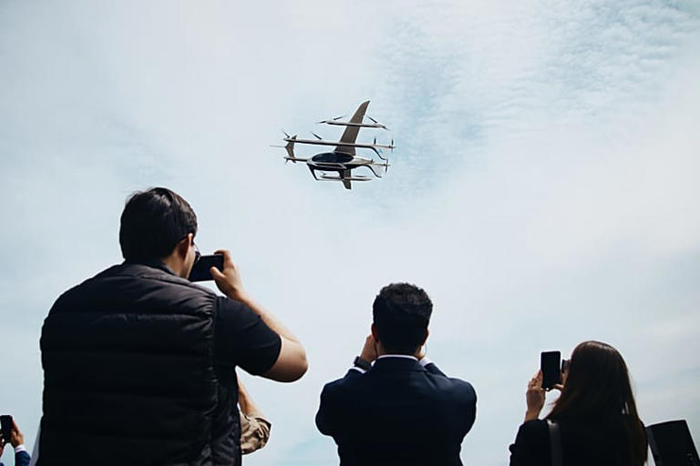 Almatı’dan gökyüzüne: Kazakistan, Orta Asya’nın ilk hava taksisini test ...