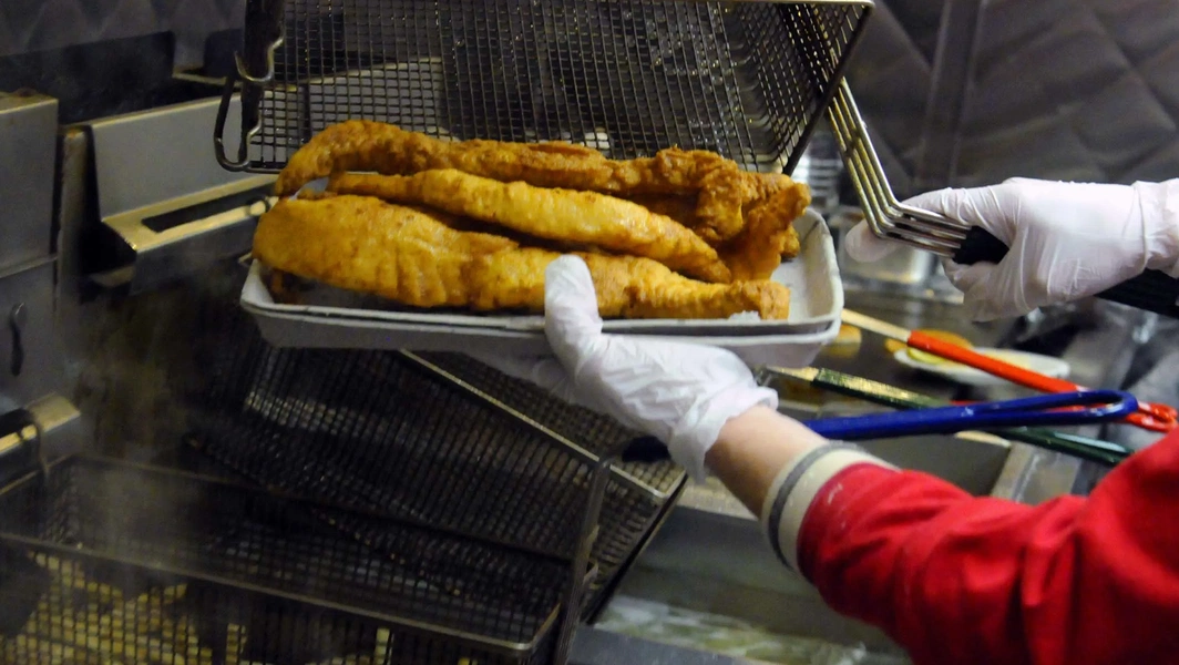 5 chain restaurants serving standout fried fish
