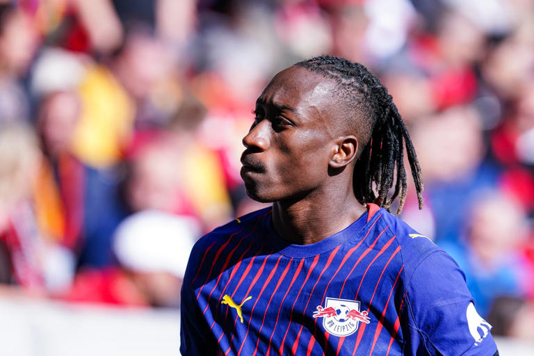 Diomande 'agrees deal' as Liverpool in fight to sign Salah replacement