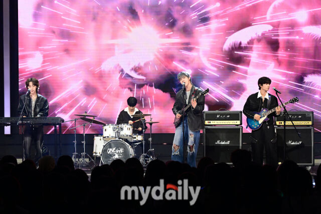 [MD포토] 밴드 원위 '강렬한 무대'