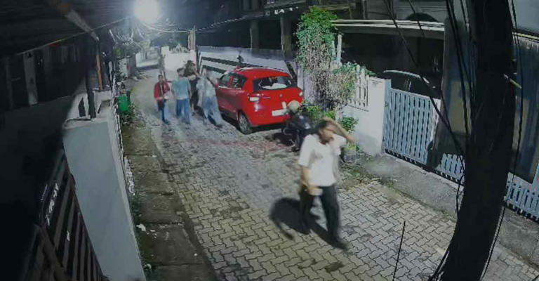 Women attacked in Kochi: 3 arrested, prime accused on the run as police ...