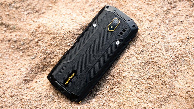 Dumbphone outside, smartphone inside: Meet the Ulefone Armor Mini 5
