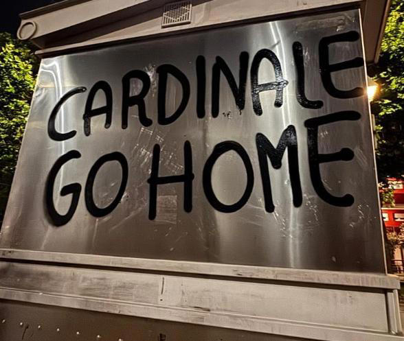 Cardinale go home: la protesta dei tifosi del Milan invade i muri. E ...