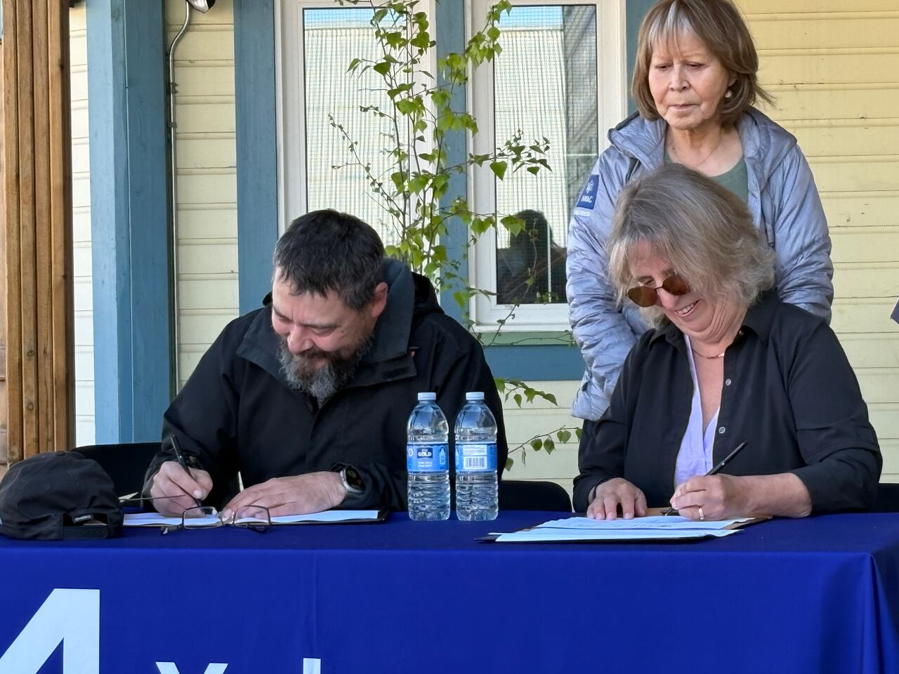 Trʼondëk Hwëchʼin, Yukon University sign agreement to co-design ...