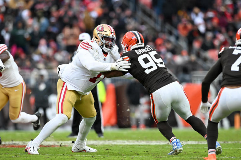 49ers news: This is why you extend Trent Williams