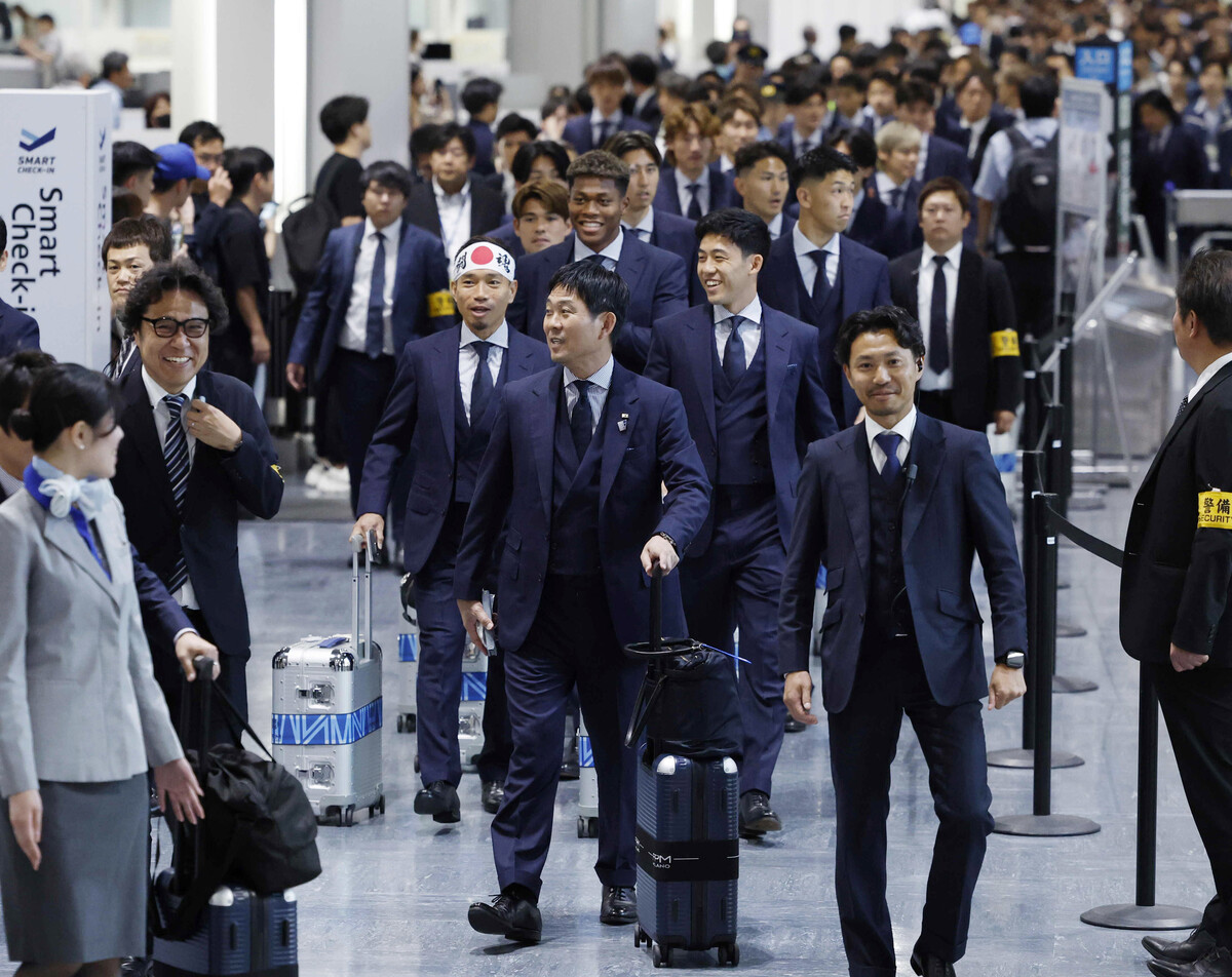 サッカー日本代表が出発＝メキシコで事前合宿