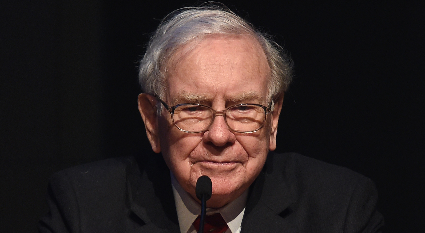 Warren Buffett told CNBC he could end America's deficit crisis 'in five ...