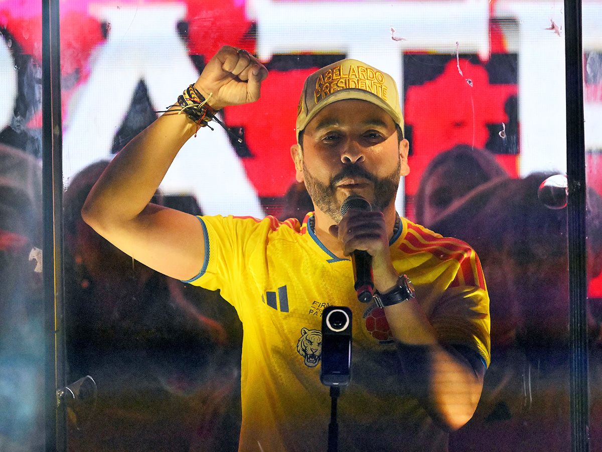 Would-be strongman wins first round in Colombia with promise of 'iron fist'