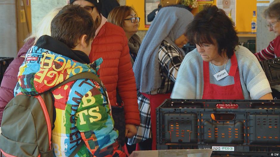 Germany news: Poverty rises to new high, charity group says