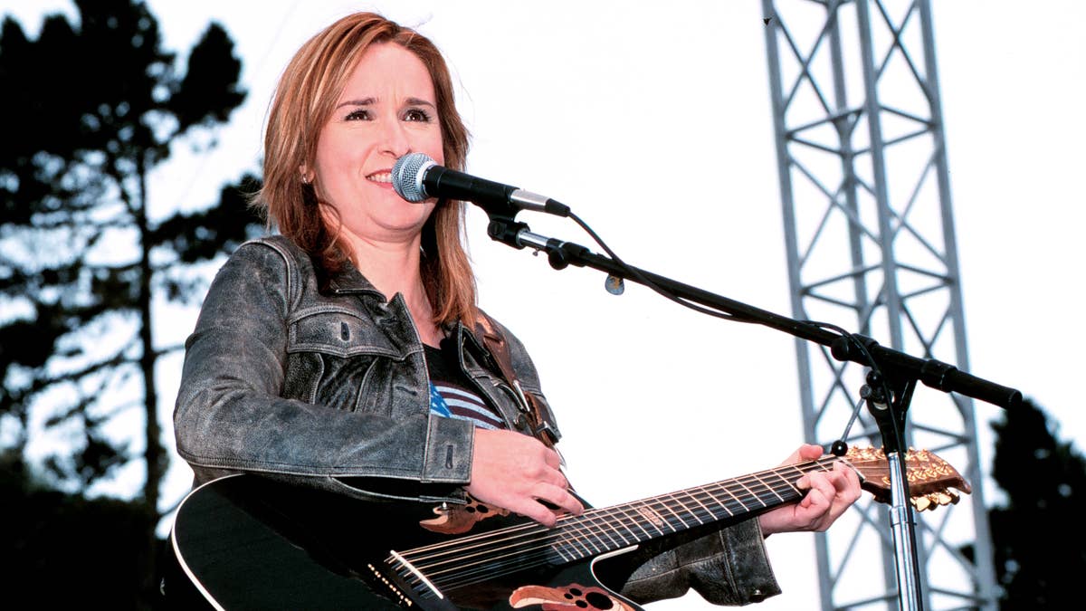 Melissa Etheridge discusses feeling 'uncomfortable' sharing personal ...
