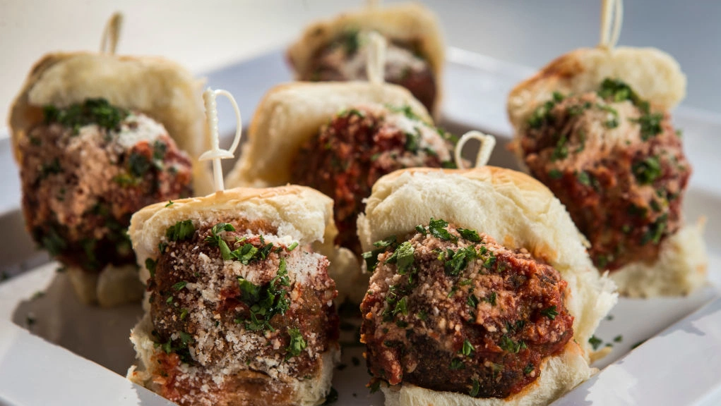 9 potluck dishes guests love and avoid
