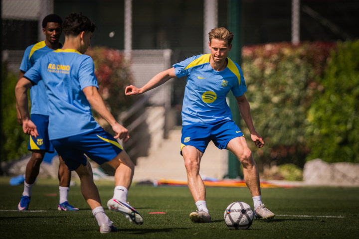 De Jong busca ser el motor de Países Bajos