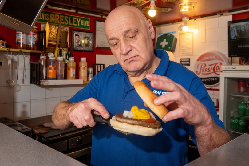 Blackpool burger man reveals how he's kept price at £1 for 20 years