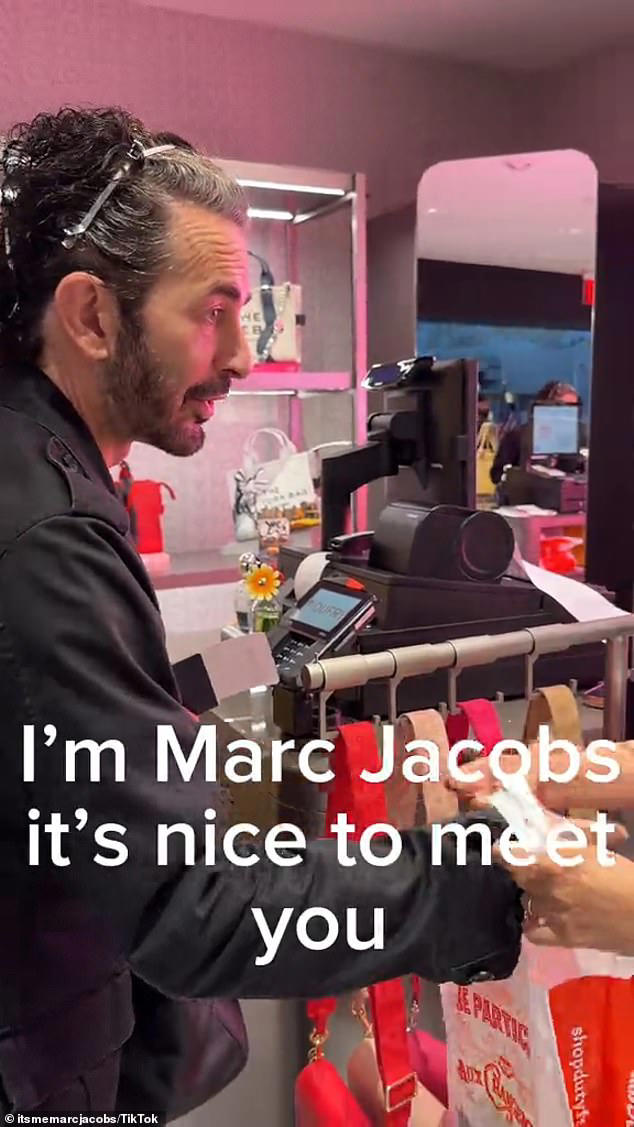 Moment fashion mogul Marc Jacobs goes unrecognized at his own store
