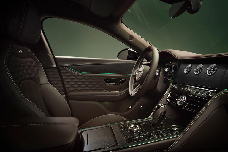 No more four-eyes: new Bentley Flying Spur revealed