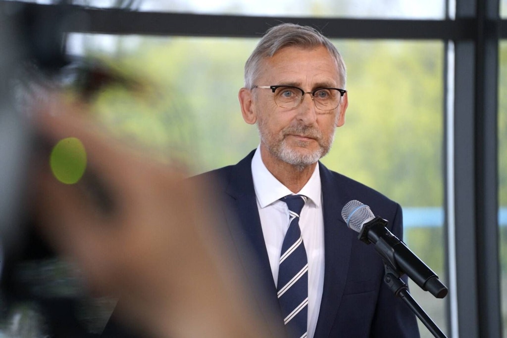 Sachsen: Schuster verteidigt Erlass zur Überprüfung von AfD-nahen ...