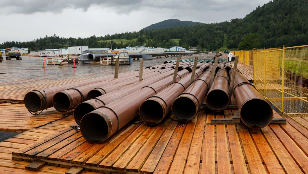 Alberta outlines new pipeline routes to BC coast