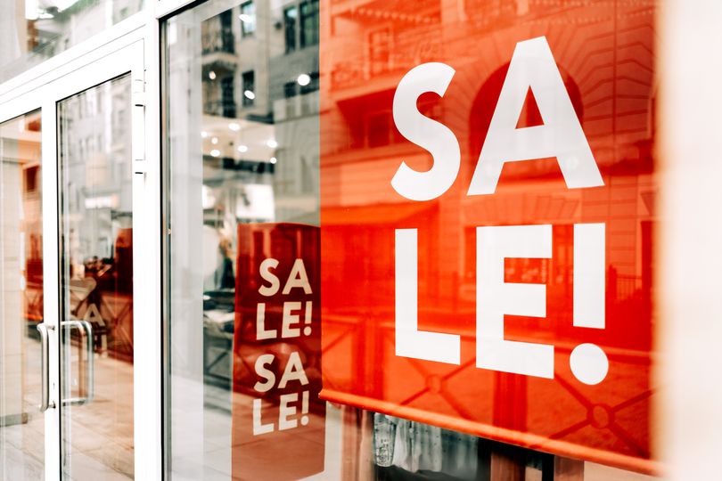 Discount UK fashion chain to close all 15 shops as firm collapses into ...