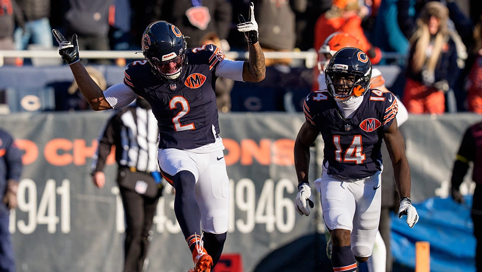 Rookie Zavion Thomas wows Bears OTAs with game-breaking speed