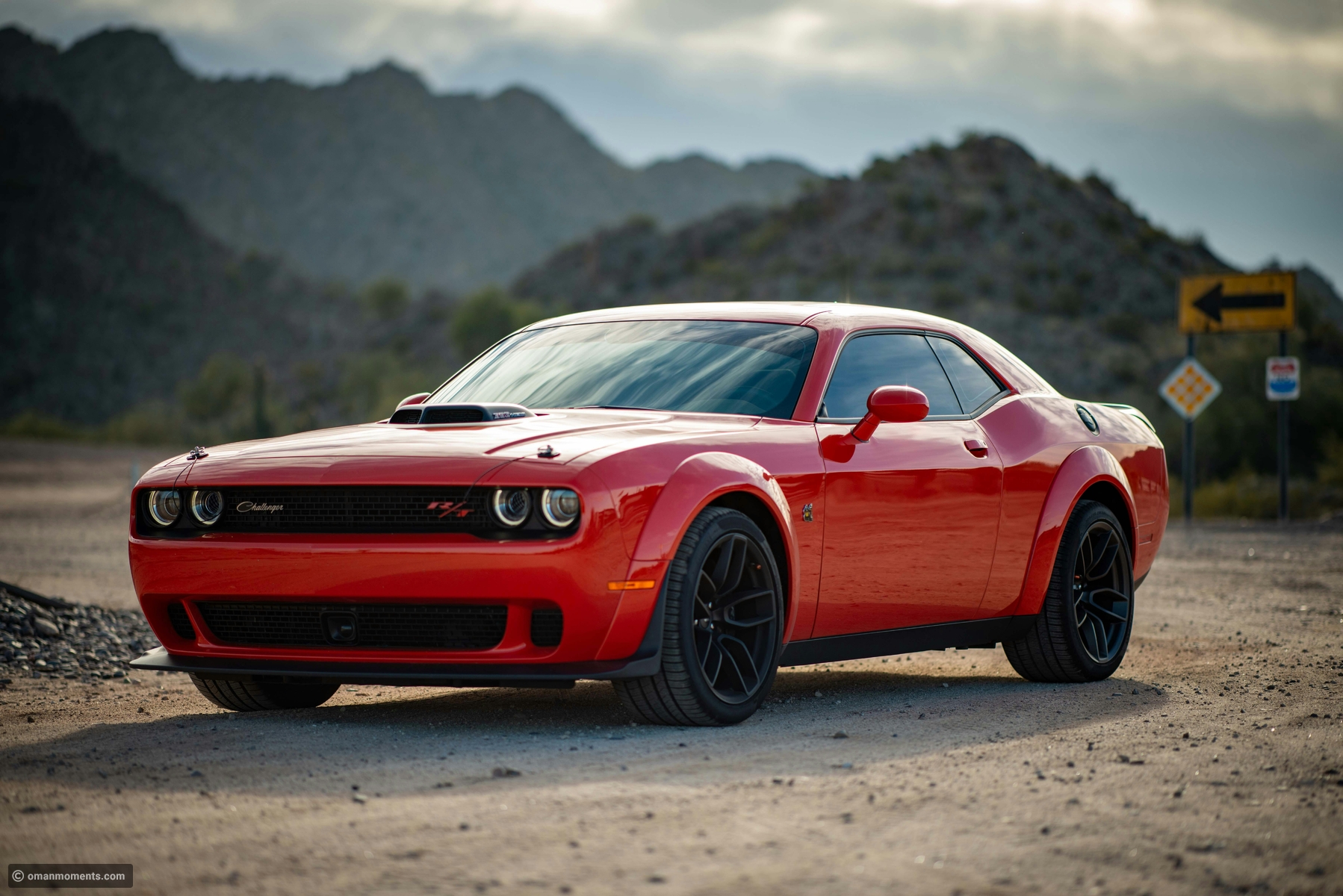 What's the reason behind tires with white lettering?