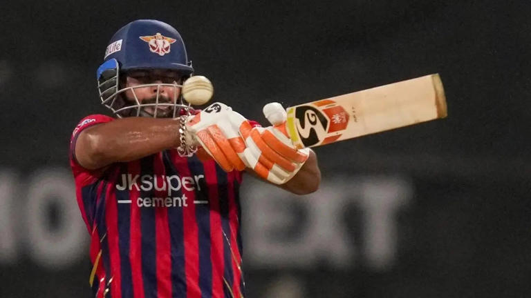 'Nice way to put it': Sanjay Manjrekar rejects LSG captaincy burden ...