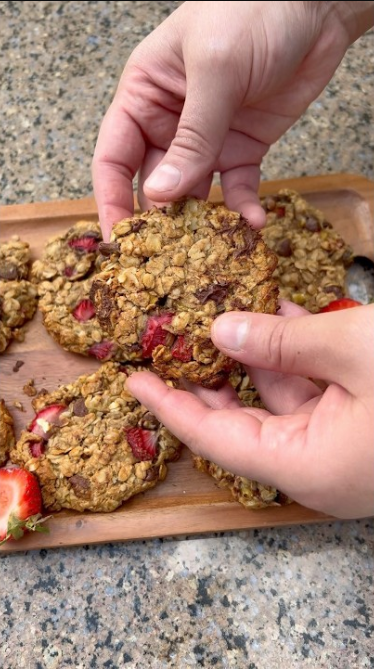 Delicious strawberry cookies you can make easily