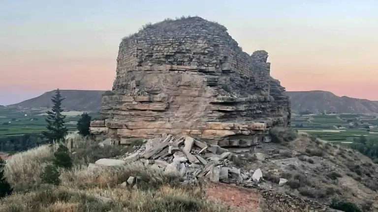 Se desploma una parte de las ruinas del castillo de Torrente de Cinca ...