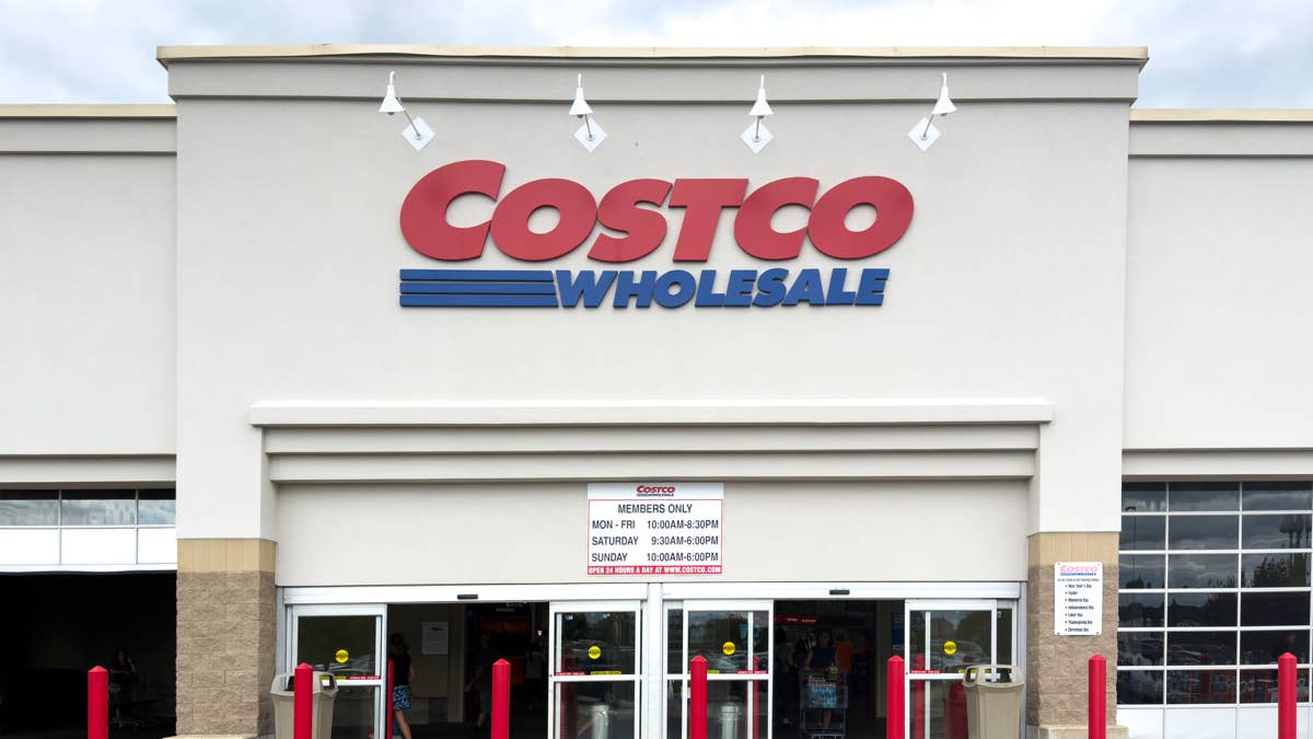 Costco's ultimate American birthday cake combines 3 desserts for summer ...
