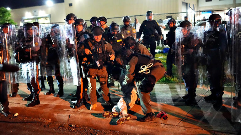 Newark mayor questions state police tactics at Delaney Hall after ...
