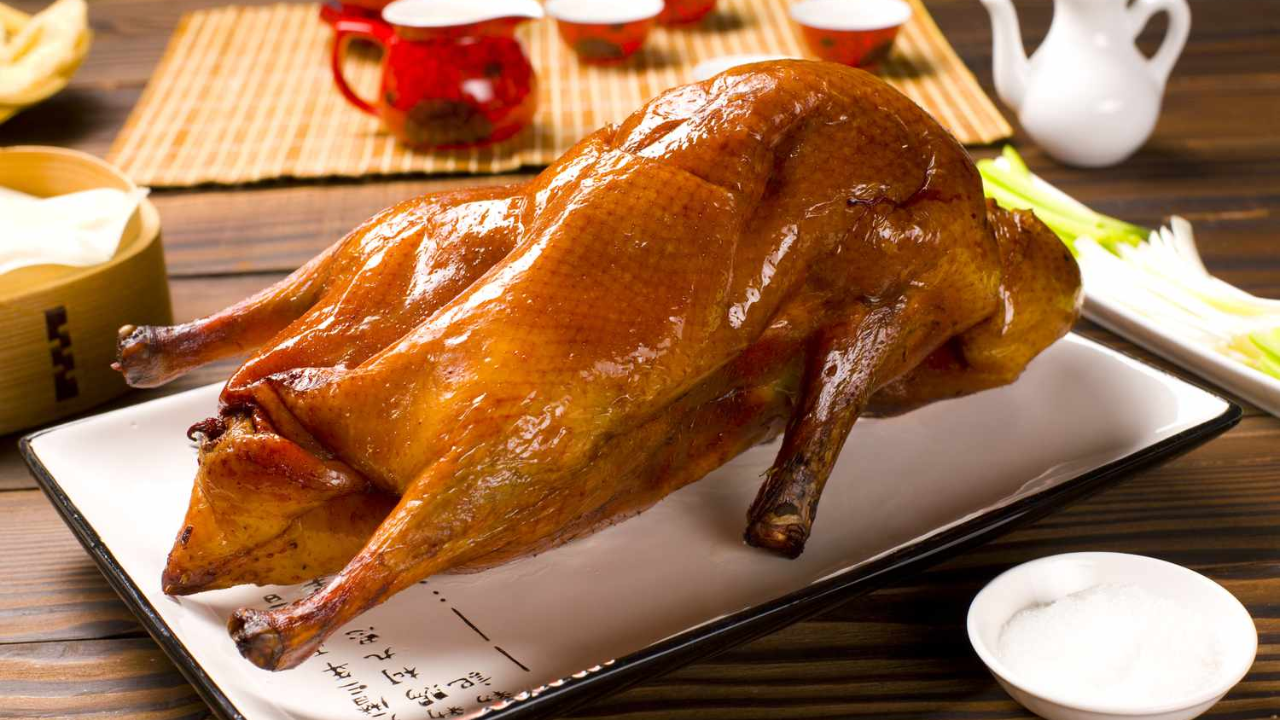 The 'forbidden' Hong Kong spot serving crispy duck and Cantonese perfection