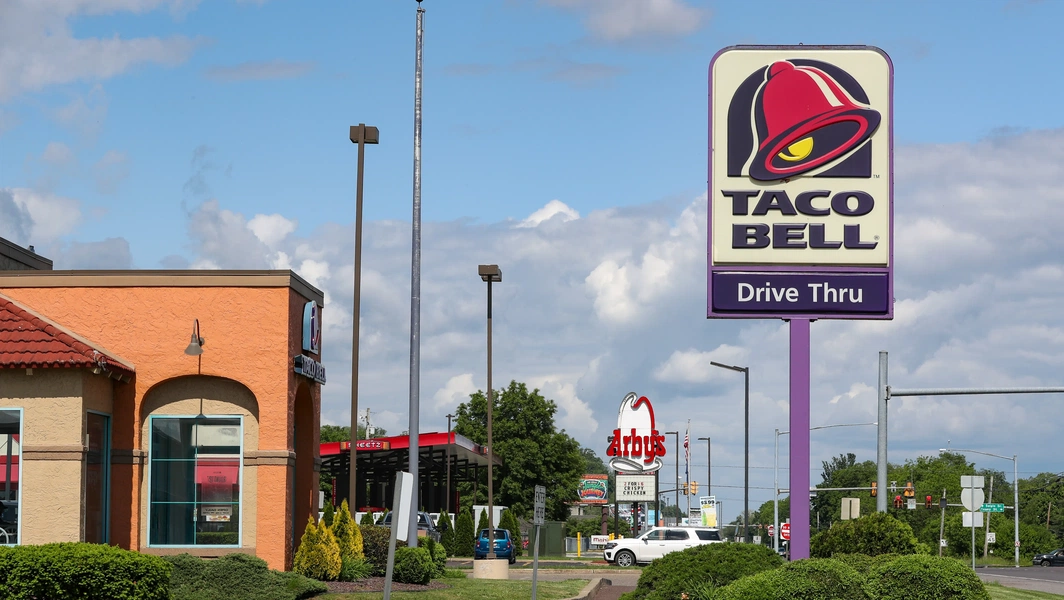 10 Taco Bell secret and discontinued menu items