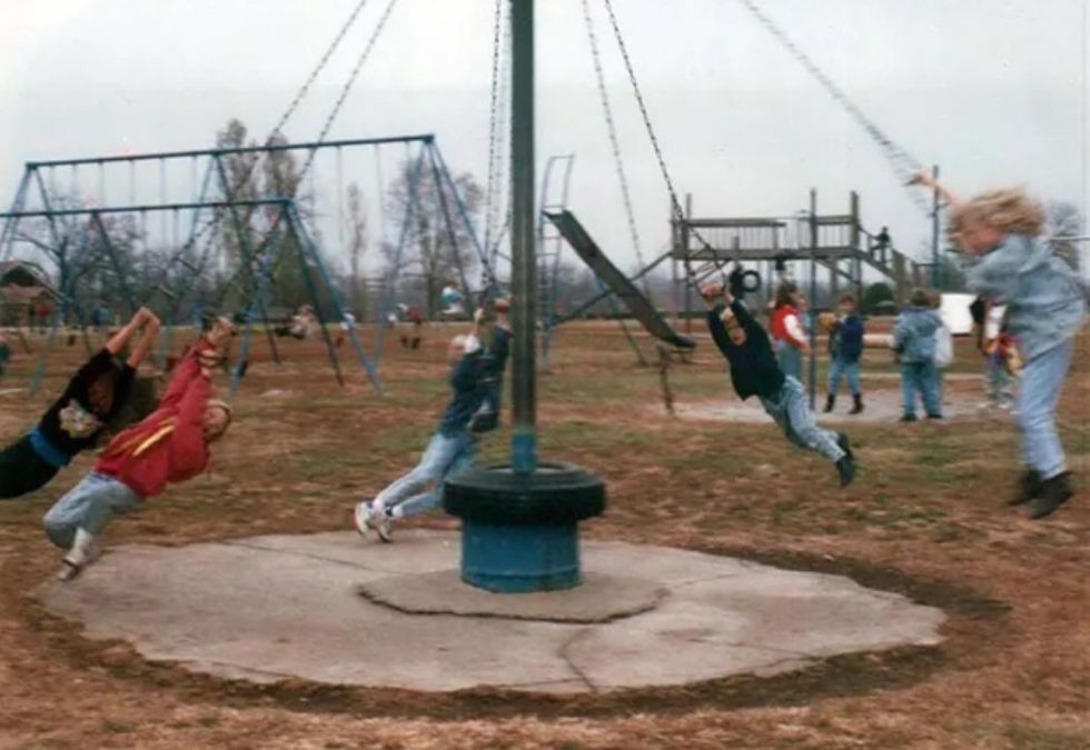 30 pics proving old playgrounds were surprisingly dangerous
