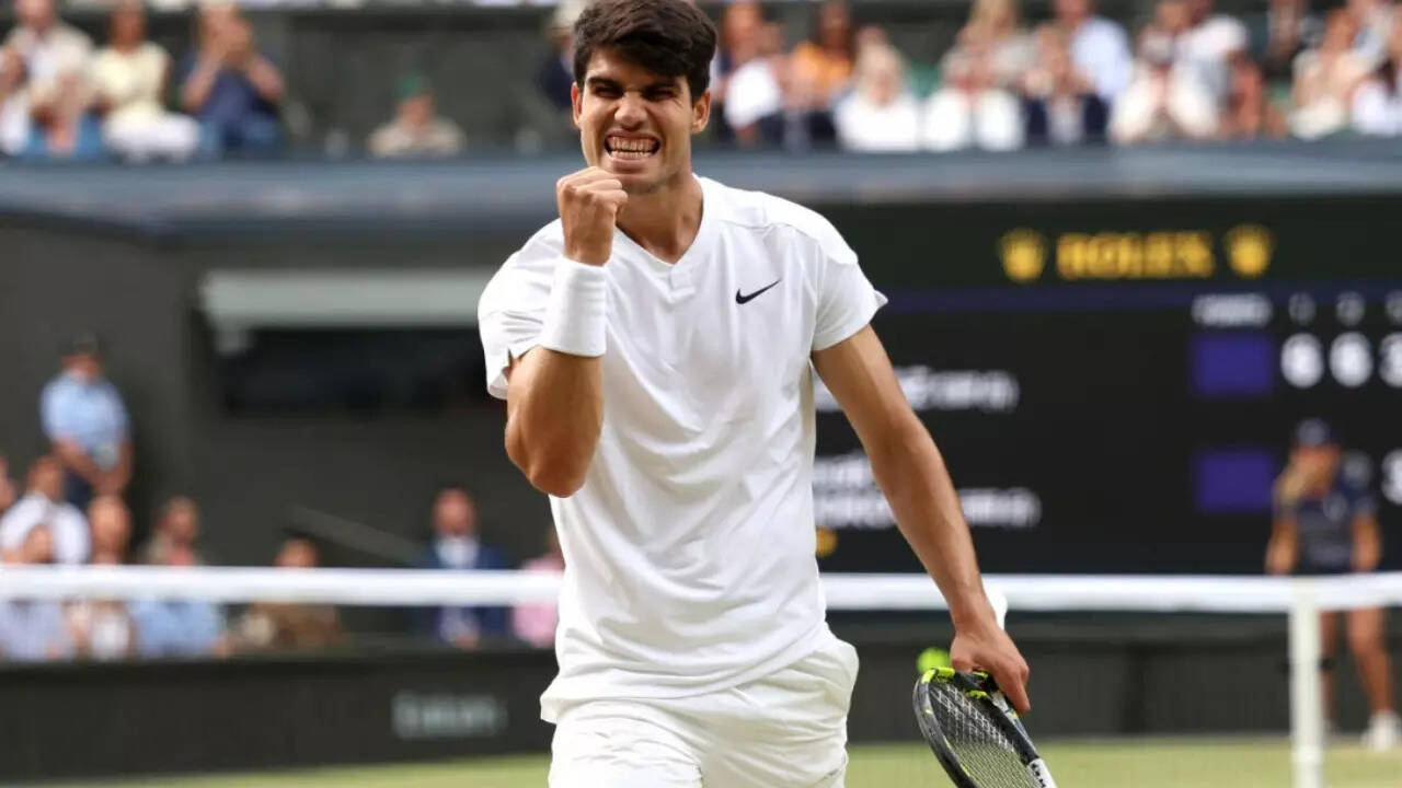 Carlos Alcaraz turns heads with unusual practice session, viral video ...