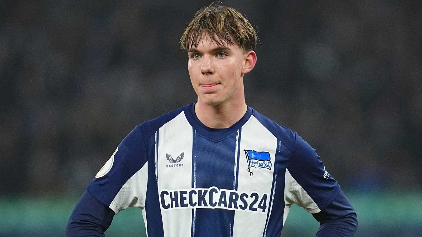 A hefty signing-on fee has been demanded, prompting BVB to pull out of ...