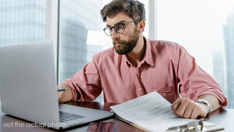 Guy ends up in trouble with HR after helping out a coworker in an ...