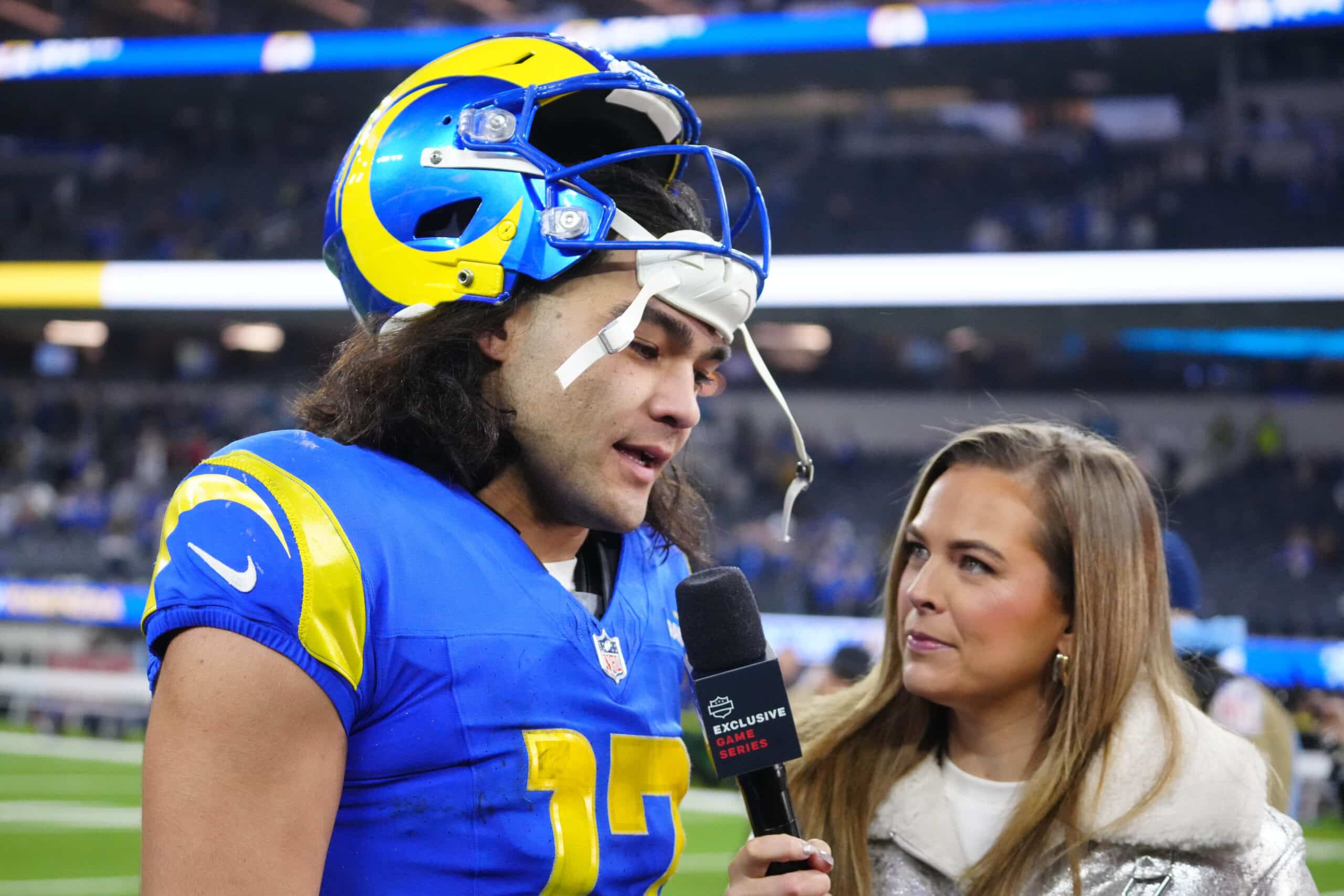Prayers pour in for NFL Network host after father who gave her football ...