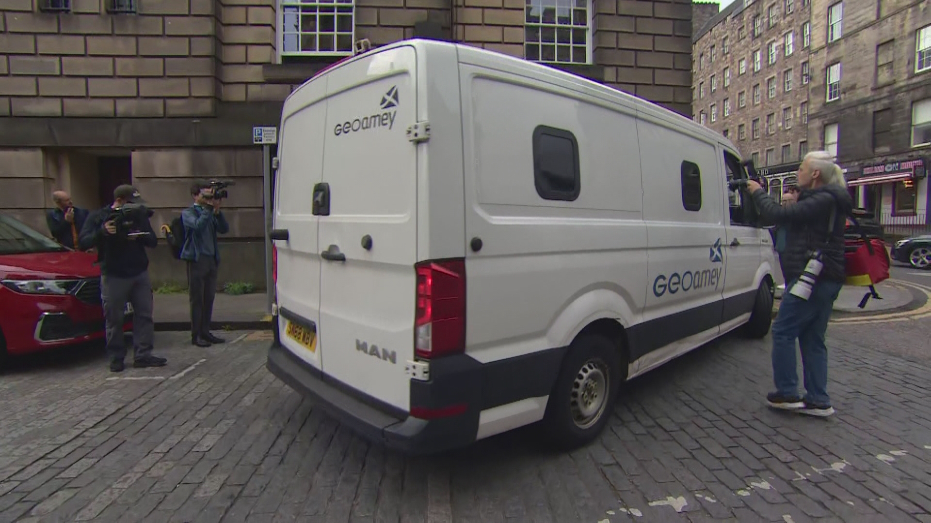 Former SNP chief exec Peter Murrell arrives at court