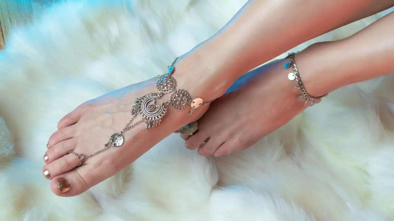 Why do Indian women wear nose rings, anklets, and toe rings? The hidden ...