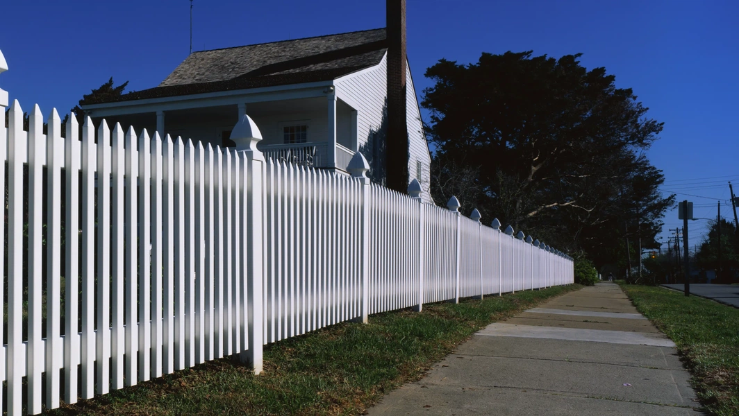Smart privacy fence ideas for stylish yards