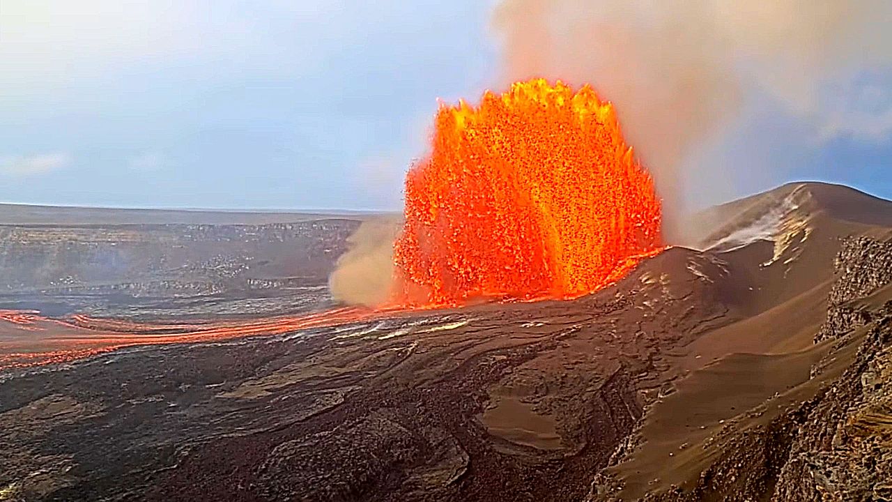 Hawaii's Kīlauea breaks world record for most eruptive episodes with ...