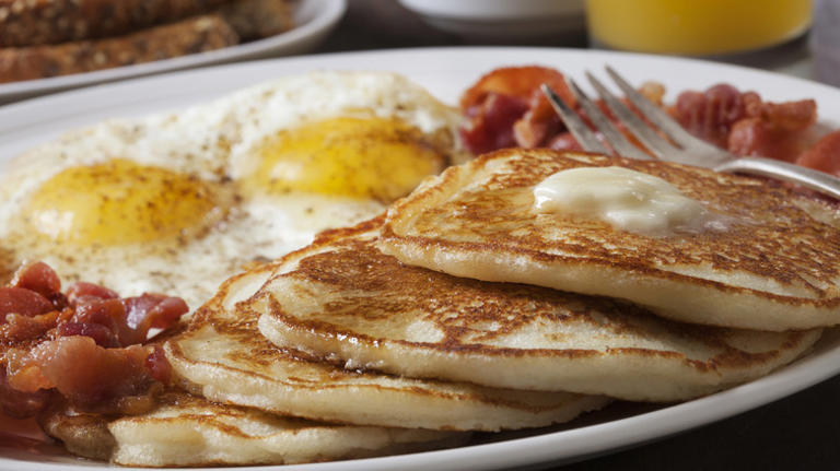 Cracker Barrel vs Bob Evans: The chain that serves the better value ...