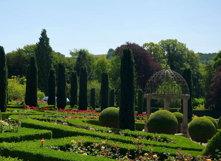 Picture-perfect gardens open once again for Hopton Hall’s month of art