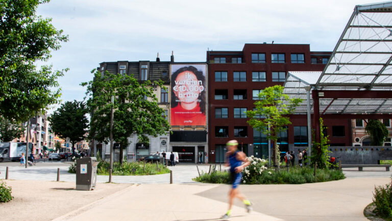 CEO van Payflip zet salaris op reclamebord om te pleiten voor meer ...