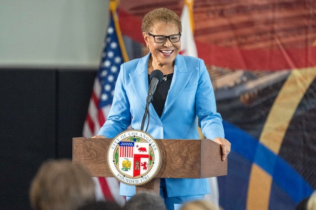 Los Angeles Mayor Karen Bass will advance to November election as Pratt ...