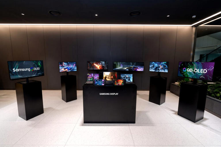 Samsung unveils industry’s first ultra slim laptop OLED panel at ...