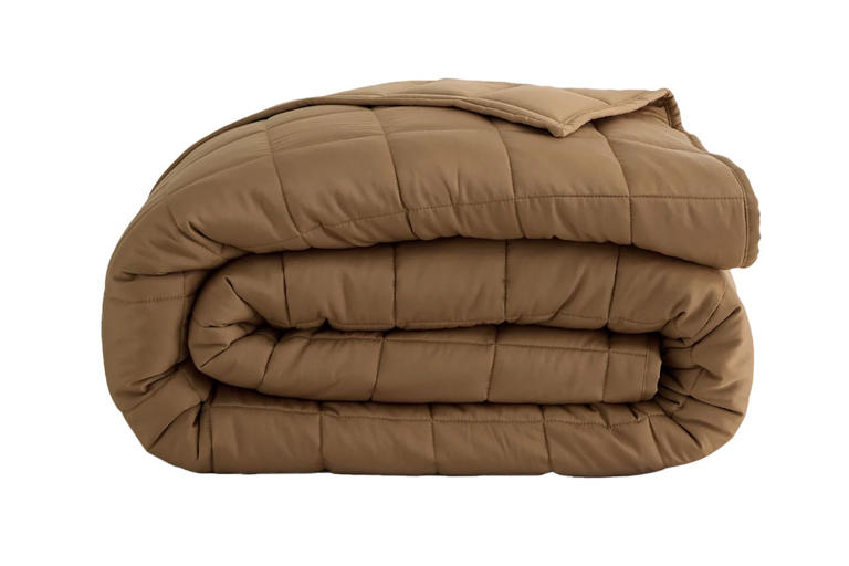 Quince restocked its lightweight linen and bamboo quilts for summer ...