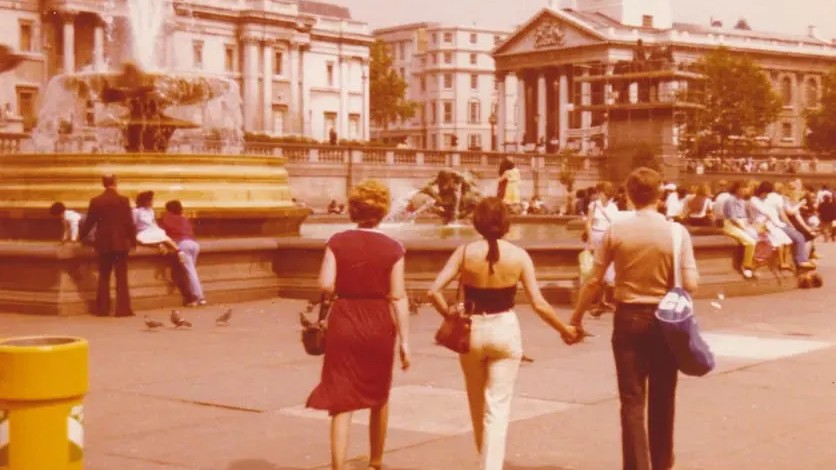 9 old-school dating rules couples followed in the 1960s (remember any?)
